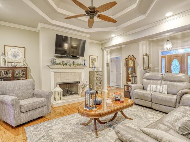 335 Hillcove Point