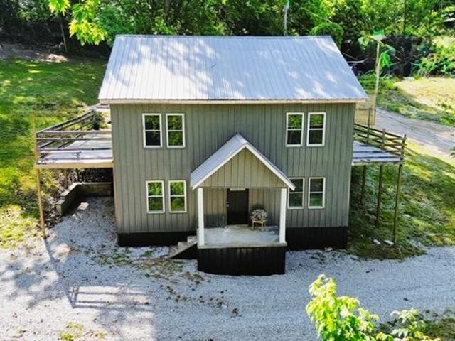335 Hillside St, Olive Hill, KY 41164