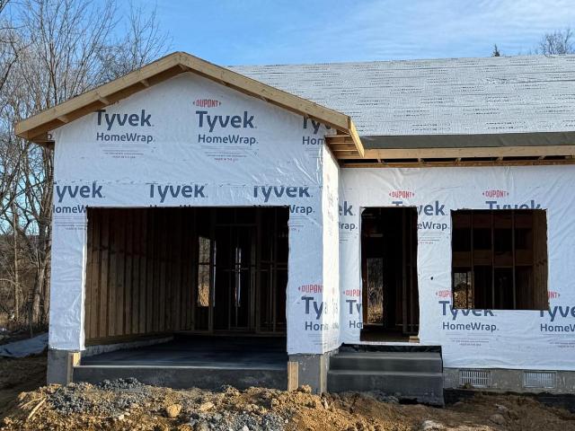 335 Lora Dr, Woodstock, VA 22664 | MLS #VASH2013