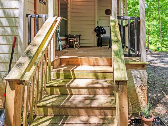 335 Lake Harbor Trail