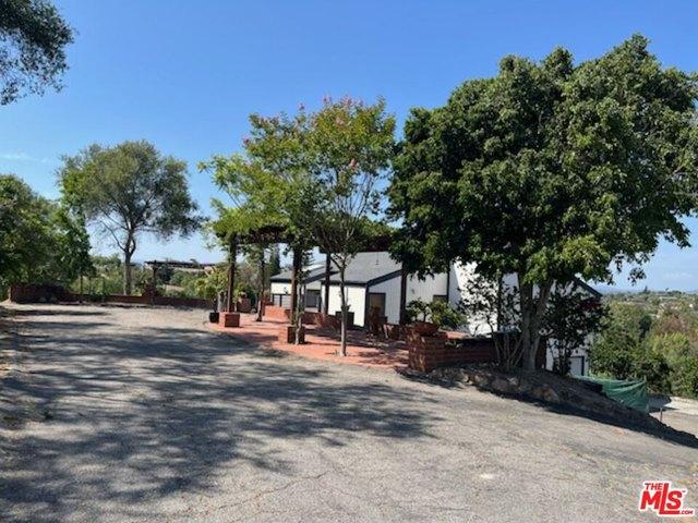 335 Morro Hills Rd, Fallbrook, CA 92028