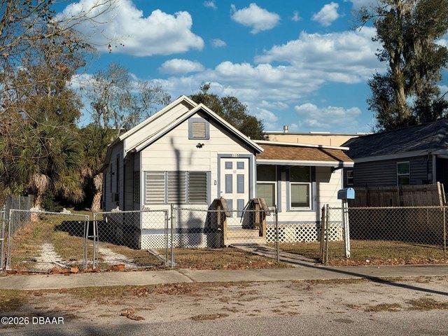 335 Maple St, Daytona Beach, FL 32114