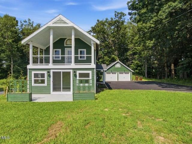 335 Maple Rd, Slingerlands, NY 12159