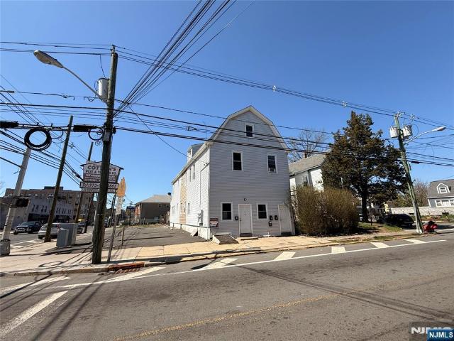 335 Myrtle Avenue