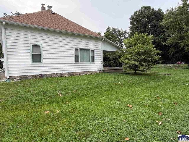 335 N 7th St, Clinton, IN 47842