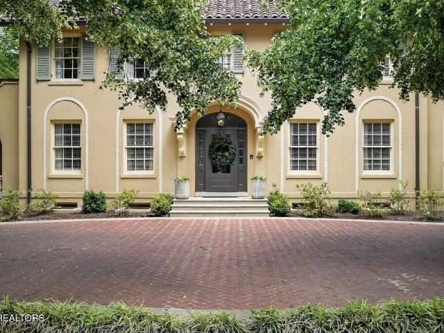 335 N Dixie Ave