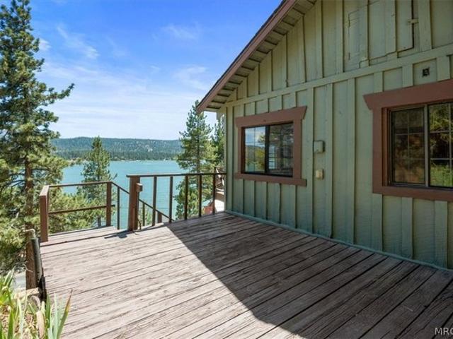 335 N Shore Dr, Fawnskin, CA 92333