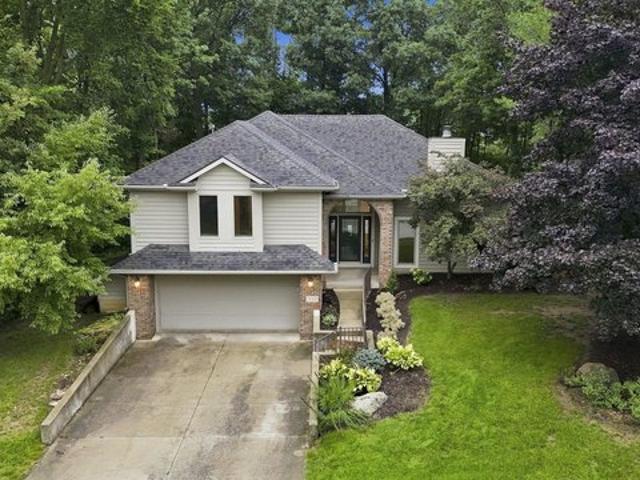 335 NW Passage Trl, Fort Wayne, IN 46825