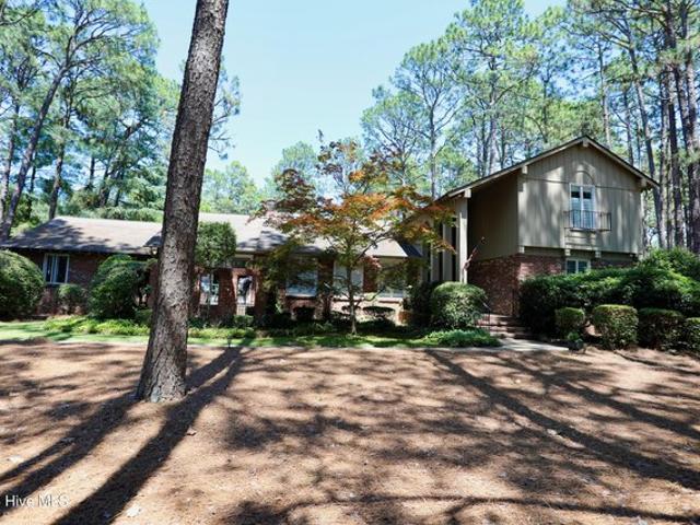 335 Swoope Dr, Southern Pines, NC 28387