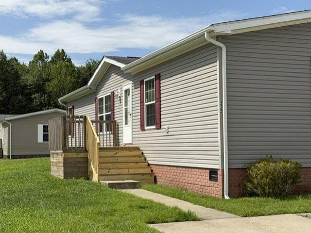 335 Park Meadow Dr, Batavia, OH 45103