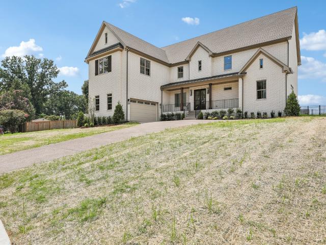 335 Raintree Dr