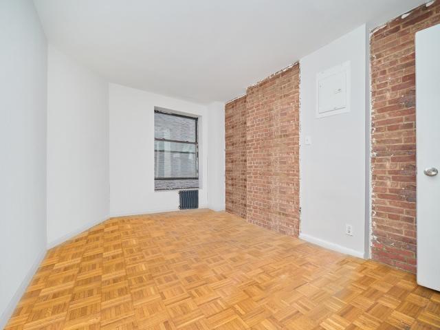 335 W 43rd Street 5A