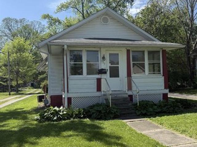 335 W Chase St, Macomb, IL 61455