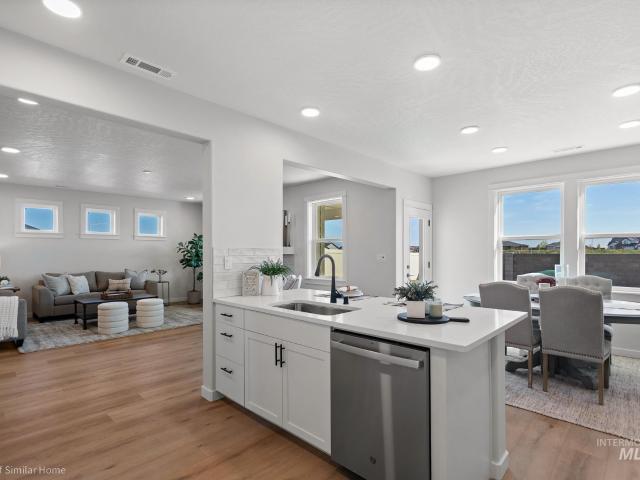 335 W Gleason Court