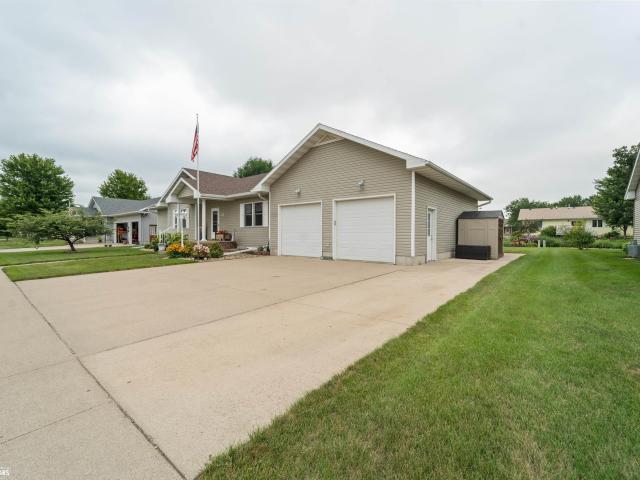 335 W Henschen Street