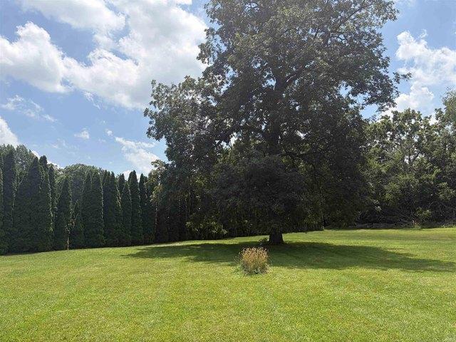 335 Tioga Rd, Monticello, IN 47960