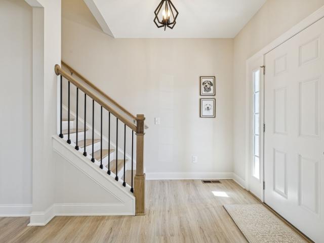 335 Van Conder Pl