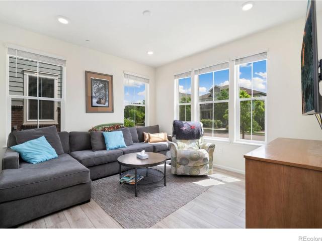 335 Zeppelin Way