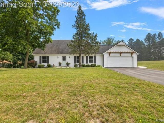 3365 Maybee Rd, Lake Orion, MI 48359