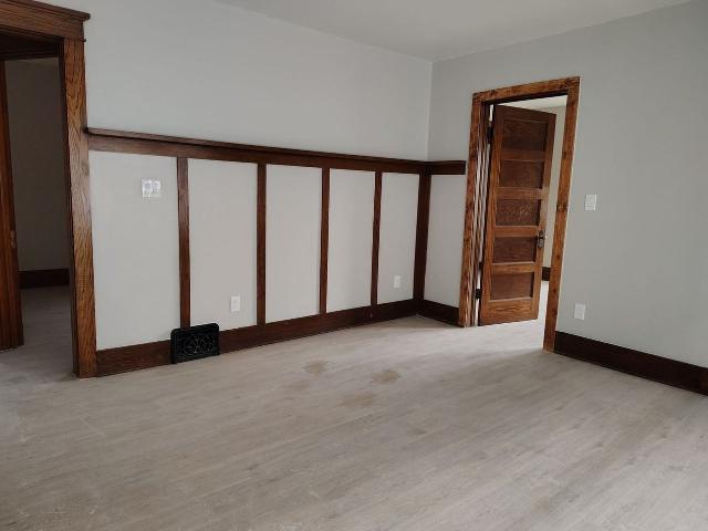 3365 3367 N Oakland Ave 5 Bedroom Apartment for Rent at 3365 N Oakland Ave, Milwaukee, WI 53211 Cambridge Heights