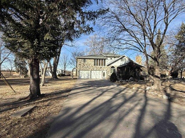 3366 Parker Rd, North Platte, NE 69101