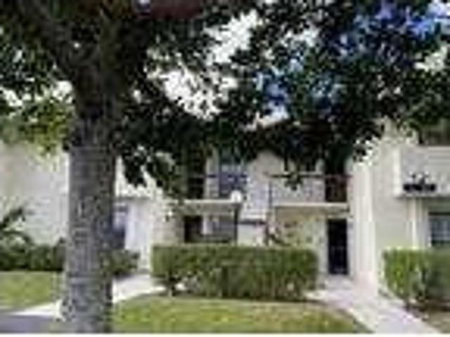 3367 Perimeter Dr, Greenacres, FL 33467