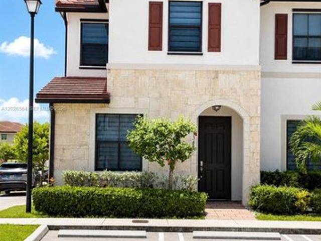 3368 W 105th Ter, Hialeah, FL 33018