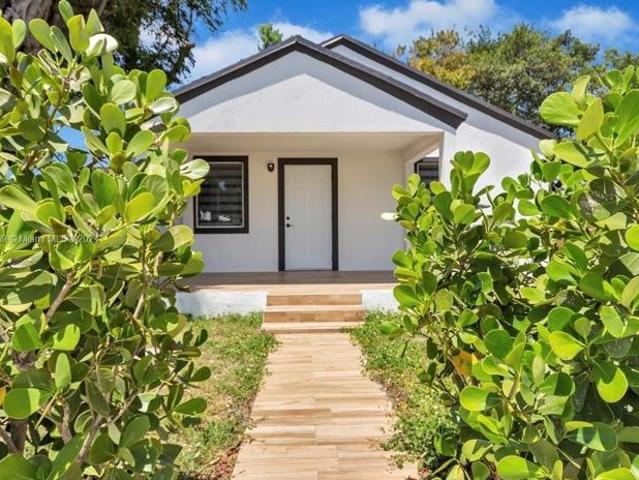 3369 NW 53rd St, Miami, FL 33142