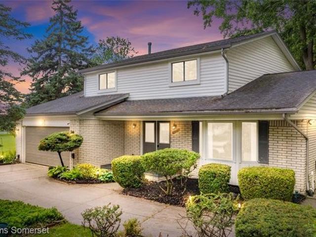 33614 Lakeview St, Chesterfield Township, MI 48047