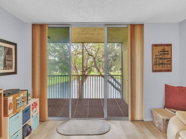 3361 NW 47th Ter Apt 231, Lauderdale Lakes, FL 33319