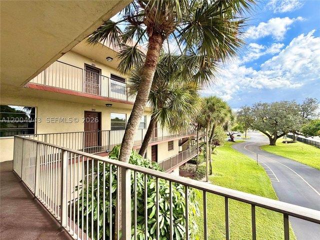 3361 NW 47th Ter Apt 329, Lauderdale Lakes, FL 33319