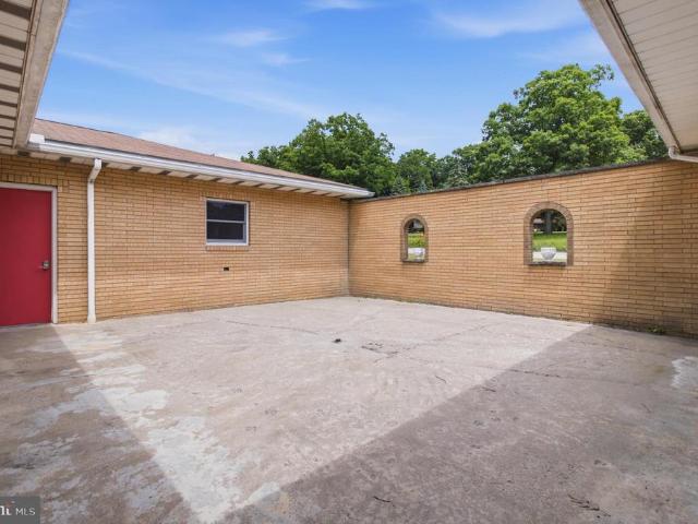 3361 Tyrone Pike