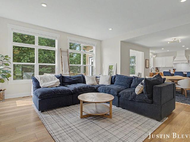 3362 Eagle Peak Court