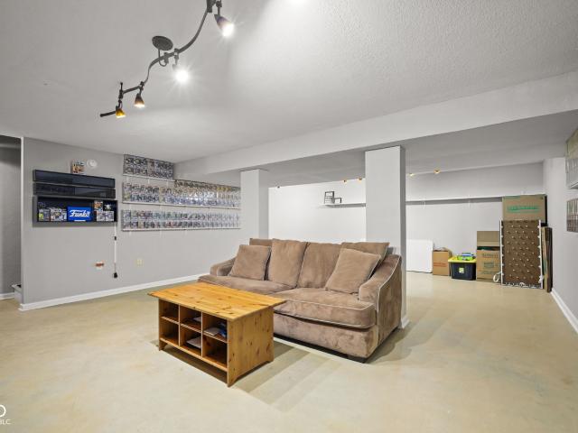 3362 Shore Dr, Greenwood, IN 46143 | MLS #22098
