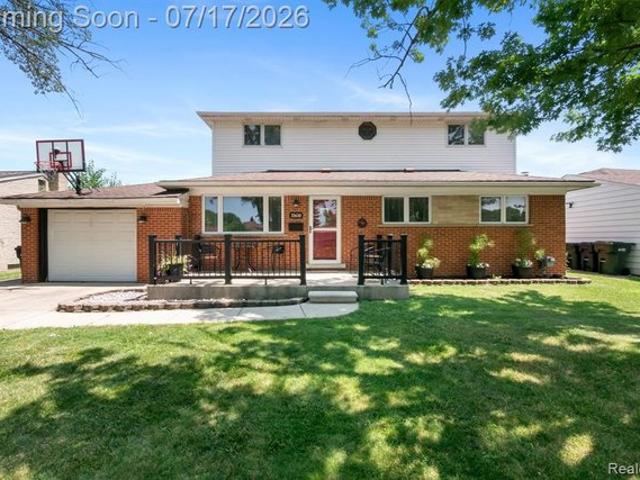 33630 Viceroy Dr, Sterling Heights, MI 48310