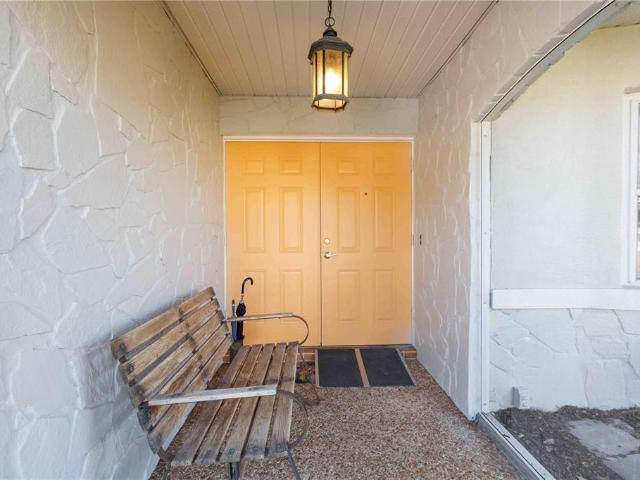 3363 Sheffield Cir, Sarasota, FL 34239 | MLS #A4672 | Compass