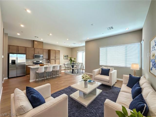 3363 Via Tizzoni Street