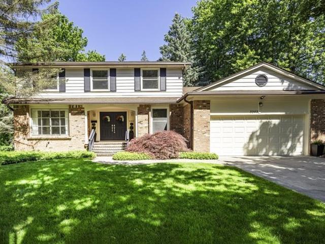 3363 Yellowstone Dr, Ann Arbor, MI 48105