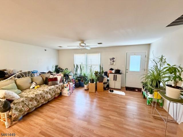 336 3B Bloomfield Ave # 3B