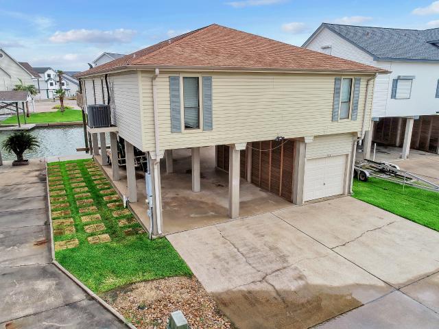 336 Admiral Circle