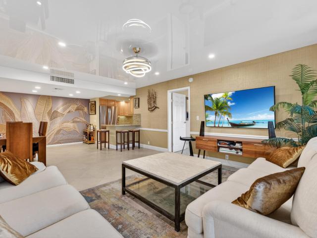 336 Golfview Rd, Unit 704, North Palm Beach, FL 33408 | MLS #R11163
