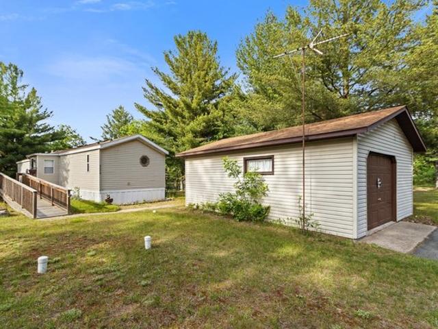 336 Ember Dr, Oxford, WI 53952