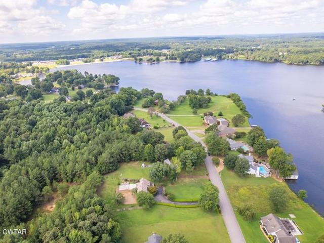 336 Eastern Shores Sr Dr, Lexington, TN 38351