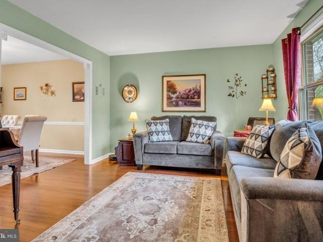 336 Indian Creek Dr, Mechanicsburg, PA 17050