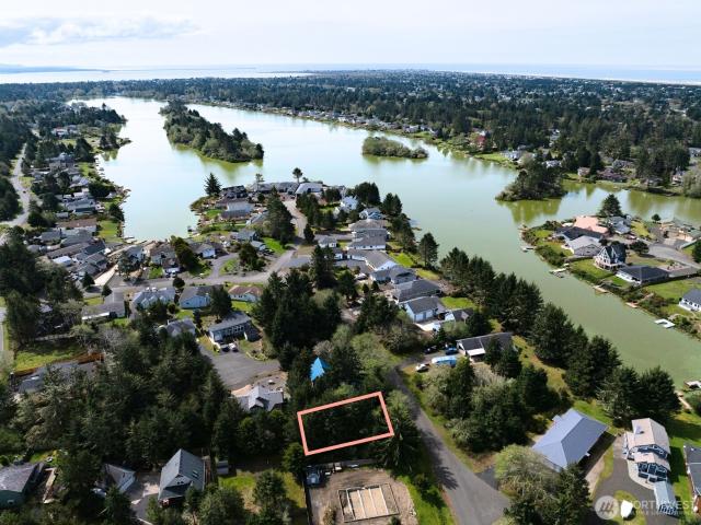 336 Lake Bay Loop SE