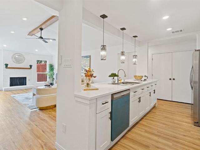 336 Lakewood Court