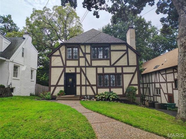 336 Newport Ave, Webster Groves, MO 63119