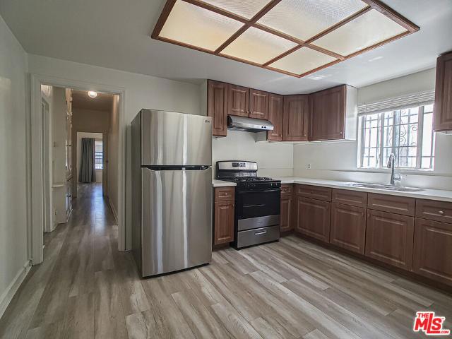 336 S Wilton Place 338