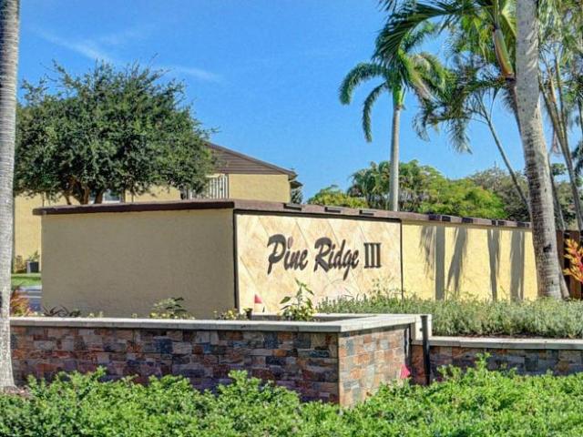 336 Pine Ridge Cir #D 1, Greenacres, FL 33463