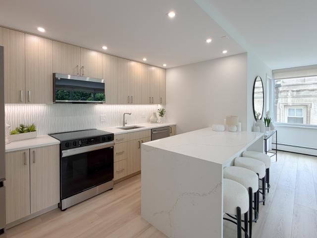 336 W Wellington Avenue # 405